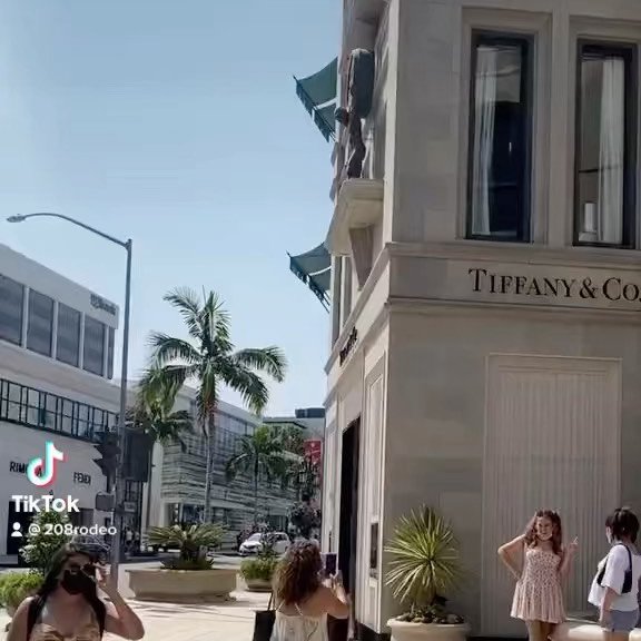 208 Rodeo | Beverly Hills Restaurant | Rodeo Drive