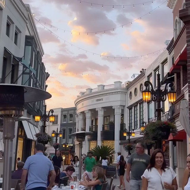 208 Rodeo | Beverly Hills Restaurant | Rodeo Drive