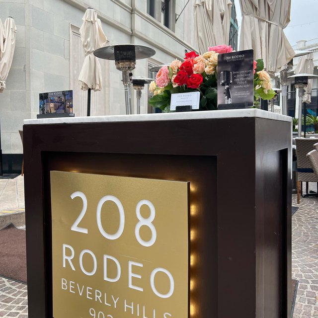 208 Rodeo | Beverly Hills Restaurant | Rodeo Drive