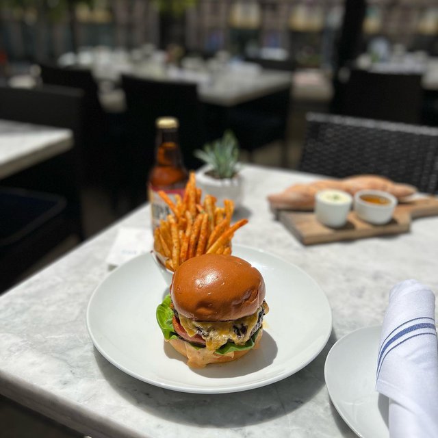 208 Rodeo | Beverly Hills Restaurant | Rodeo Drive