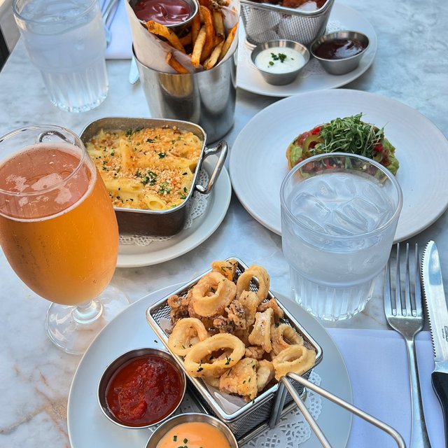 208 Rodeo | Beverly Hills Restaurant | Rodeo Drive