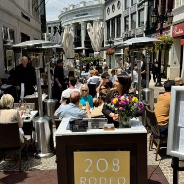 208 Rodeo | Beverly Hills Restaurant | Rodeo Drive